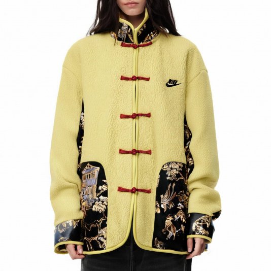 Shop the original Nike Nike Club Fleece+ Sherpa Winterized Hand ...